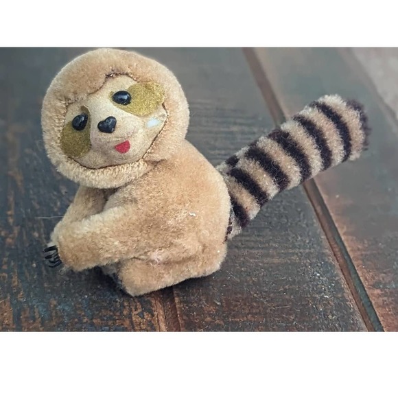 Unknown | Toys | Vintage Clip On Pencil Hugger Lemur | Poshmark